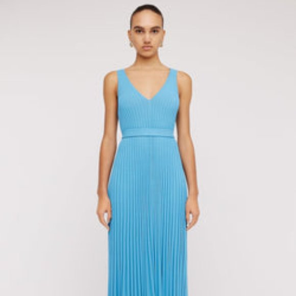 Scanlan Theodore | Dresses | Nwt Scanlan Theodore Pleated Rib Knit V ...